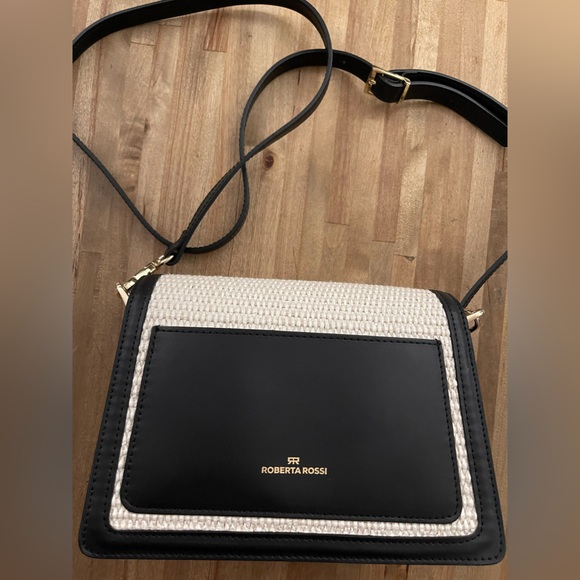 Roberta Rossi | Bags | Roberta Rossi Leather Crossbody Handbag | Poshmark